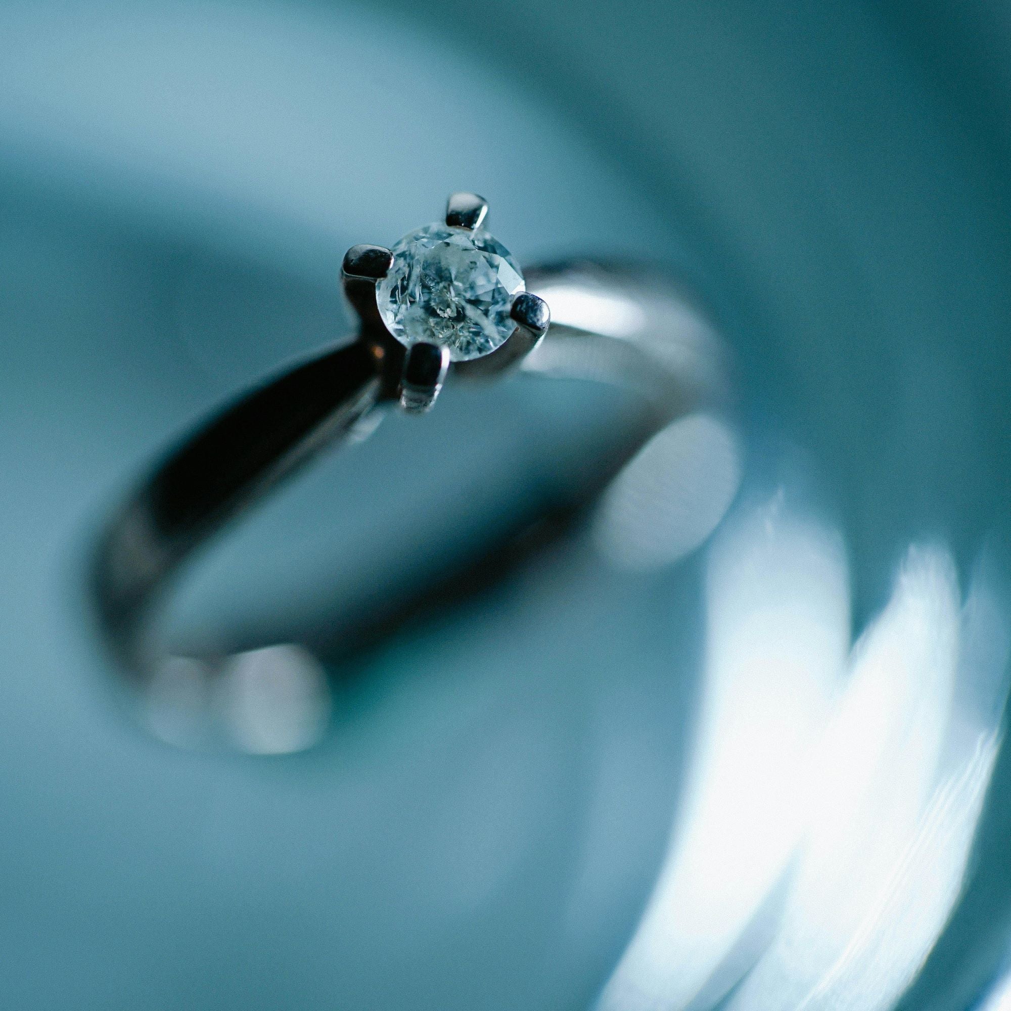 Jewelry 101: The Difference Between Karat and Carat